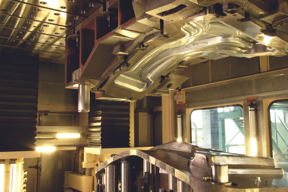 Hochleistungswerkzeuge für die Blechumformung (MANUNET-HiperFormTool ...